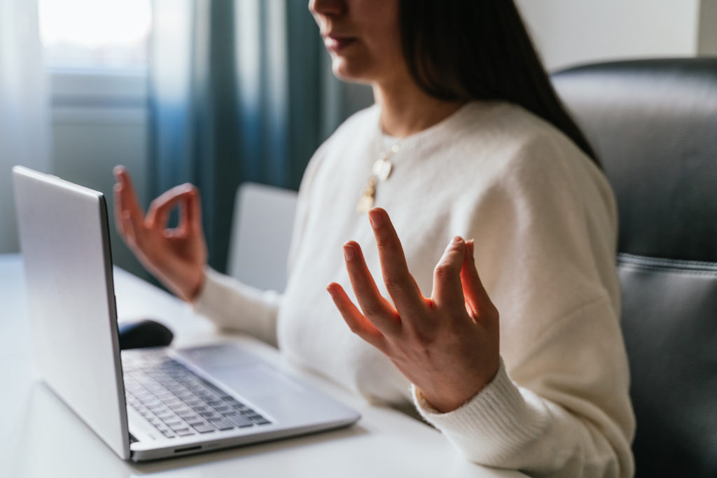 ¿Cómo las pausas activas pueden cambiar la salud en tu empresa? – Consware